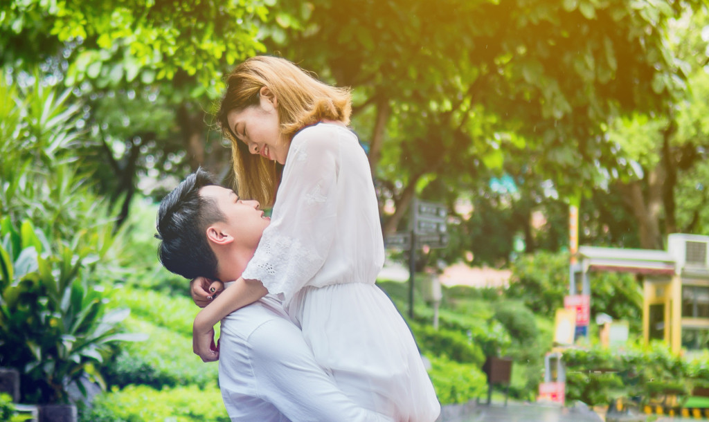 男女相處：女人的三個不拒絕，是在暗示你「有戲」，別不懂 - TopTrend360